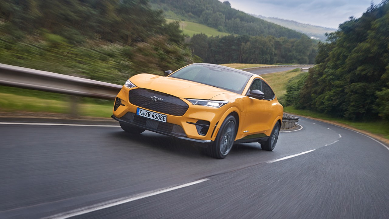 Ford tuo bensan käryn osaksi sähköautojaan, koska kuluttajat toivovat ...