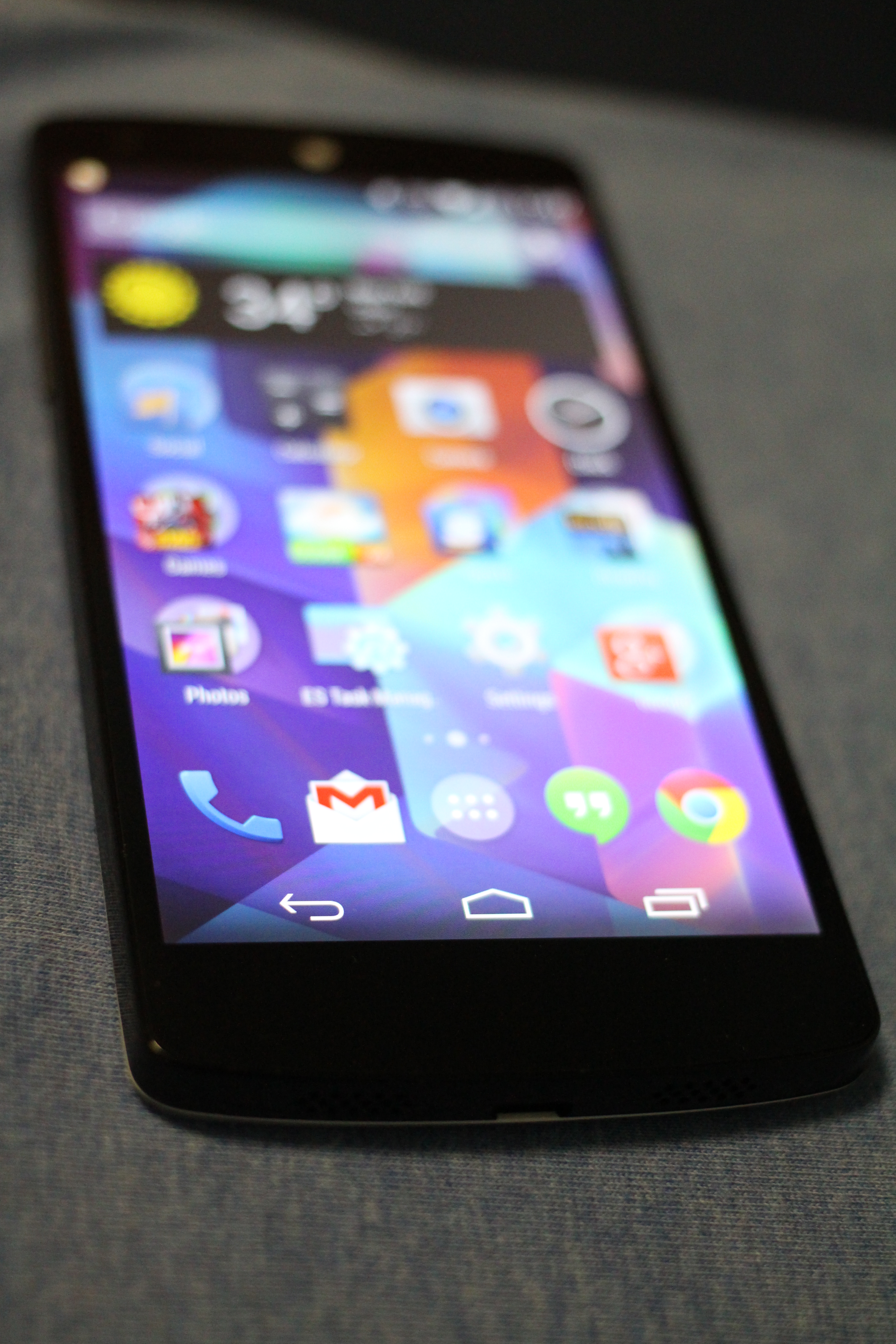 Review: The latest Android flagship, the Google Nexus 5 - AfterDawn
