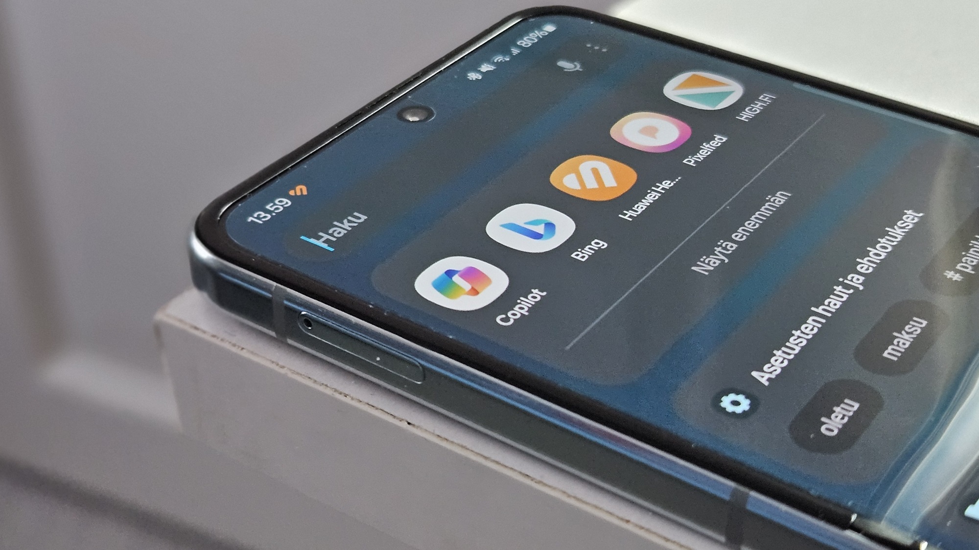 Microsoftin tekoälykeskustelulle oma sovellus Androidille - Puhelinvertailu