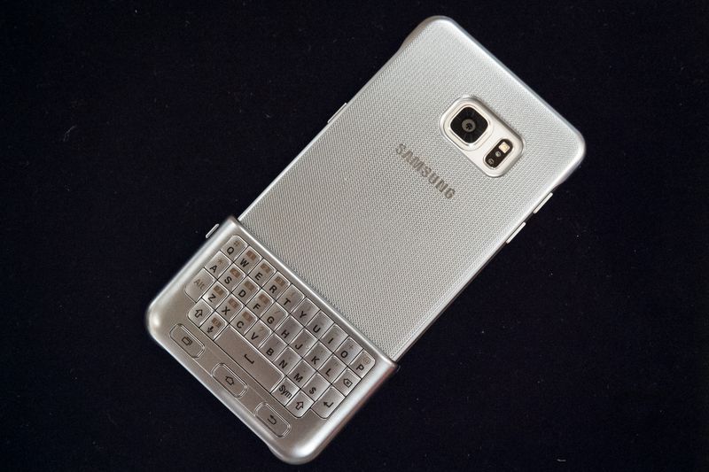 Samsung has brought back the physical keyboard for your smartphone ...